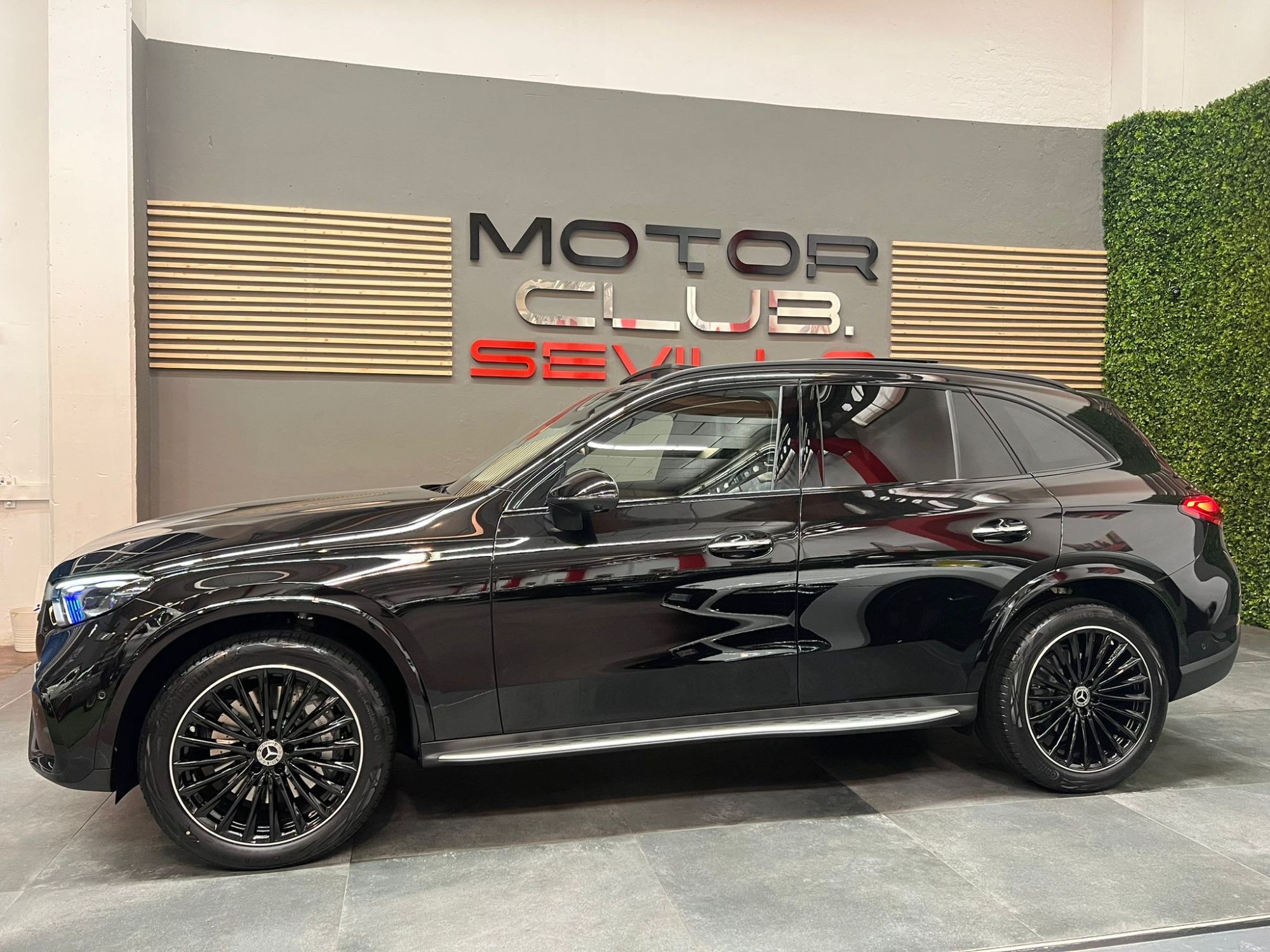 Mercedes Benz Clase GLC con 7000 kilómetros de 2024 de segunda mano en Sevilla