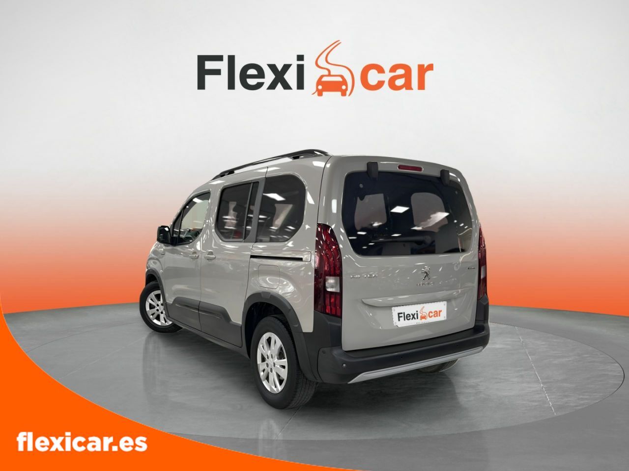 Peugeot Rifter con 60600 kilómetros de 2018 de segunda mano en Madrid