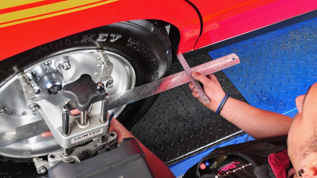 Ángulos de caída: el ajuste invisible que cambia cómo se comporta tu coche