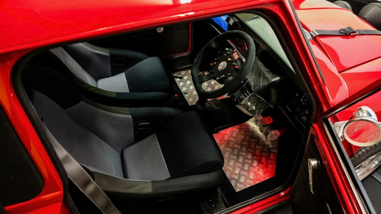 El simulador MINI Cooper de The Italian Job vendido por el precio de un ...